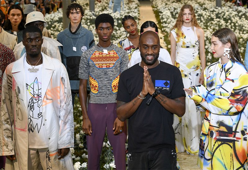 Uma ode à Off-White: história, collabs, guia de tamanhos e mais